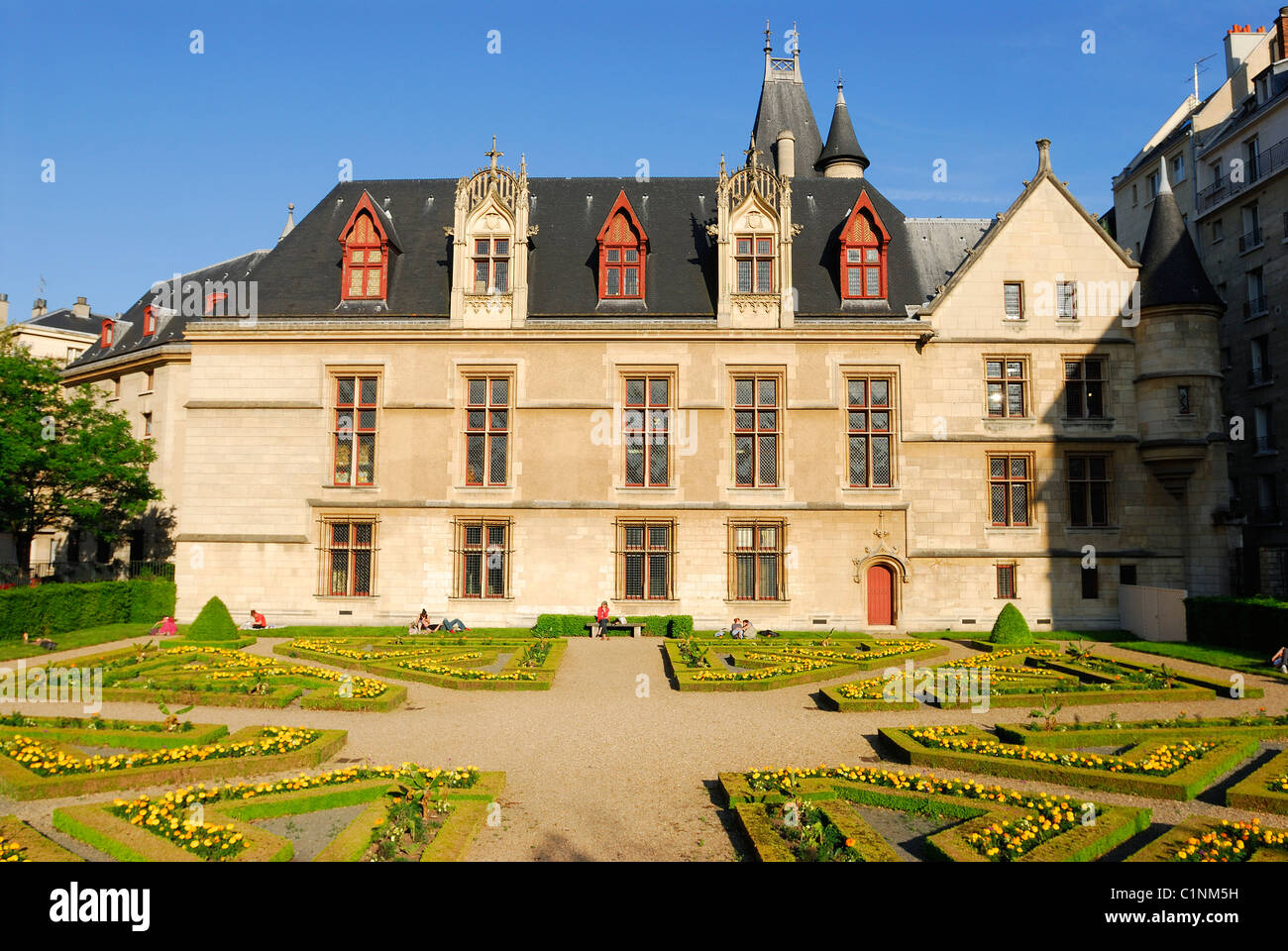 Sens paris hi-res stock photography and images - Alamy