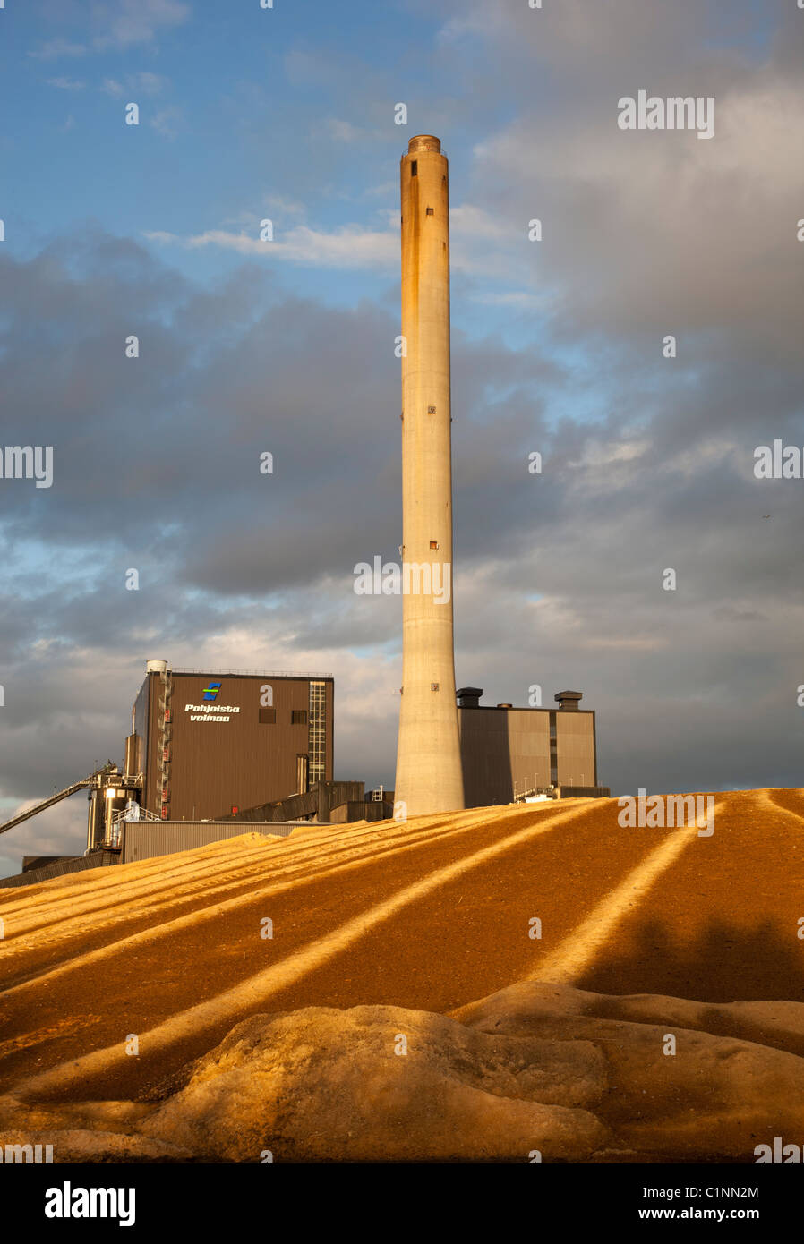 Peat burning district heating power plant producing electricity and ...