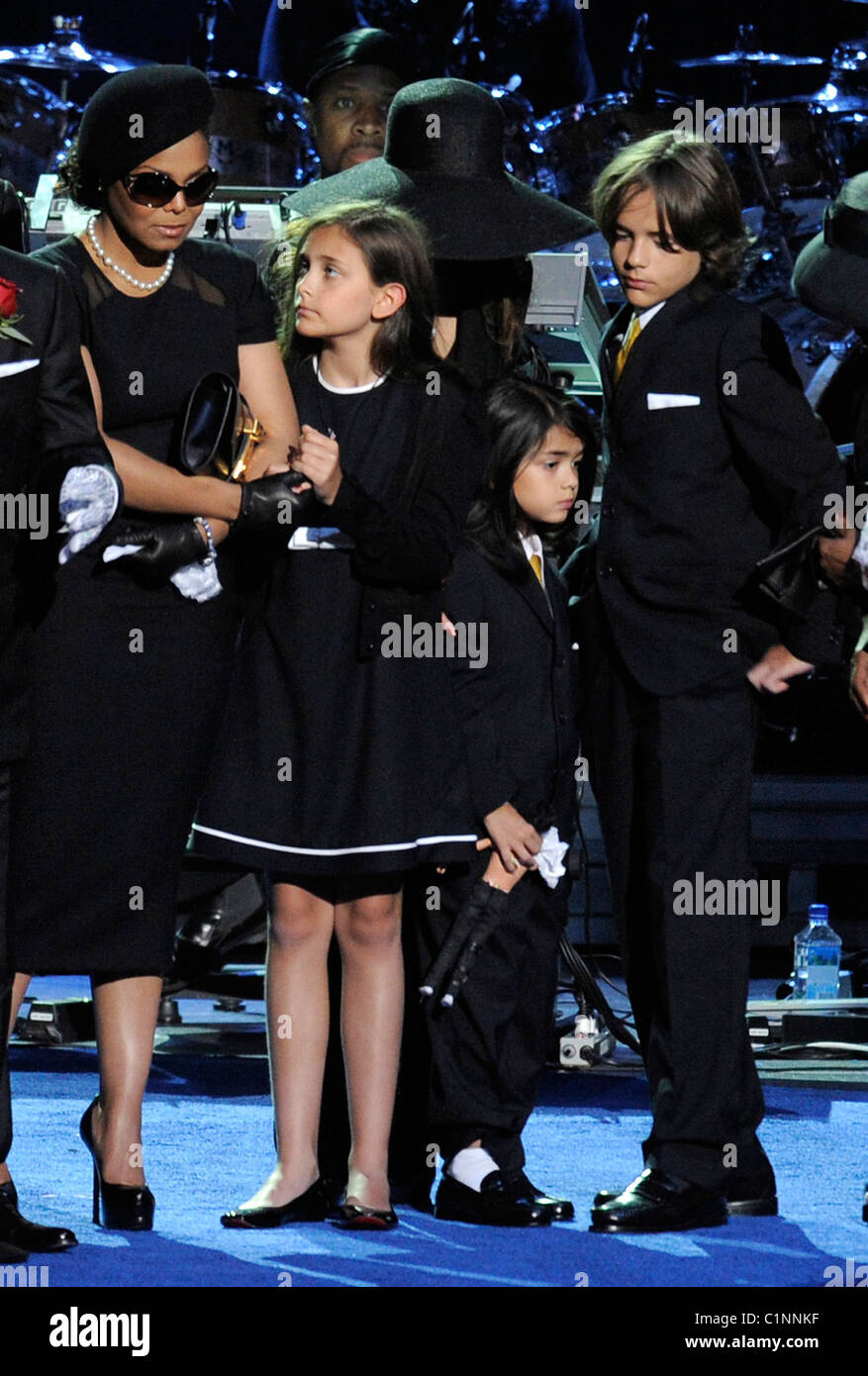 Janet Jackson with Paris Jackson, Prince Michael Jackson II AKA Blanket ...
