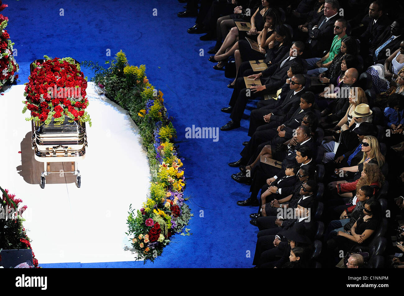Michael Jackson's casket The memorial service for the King of Pop ...