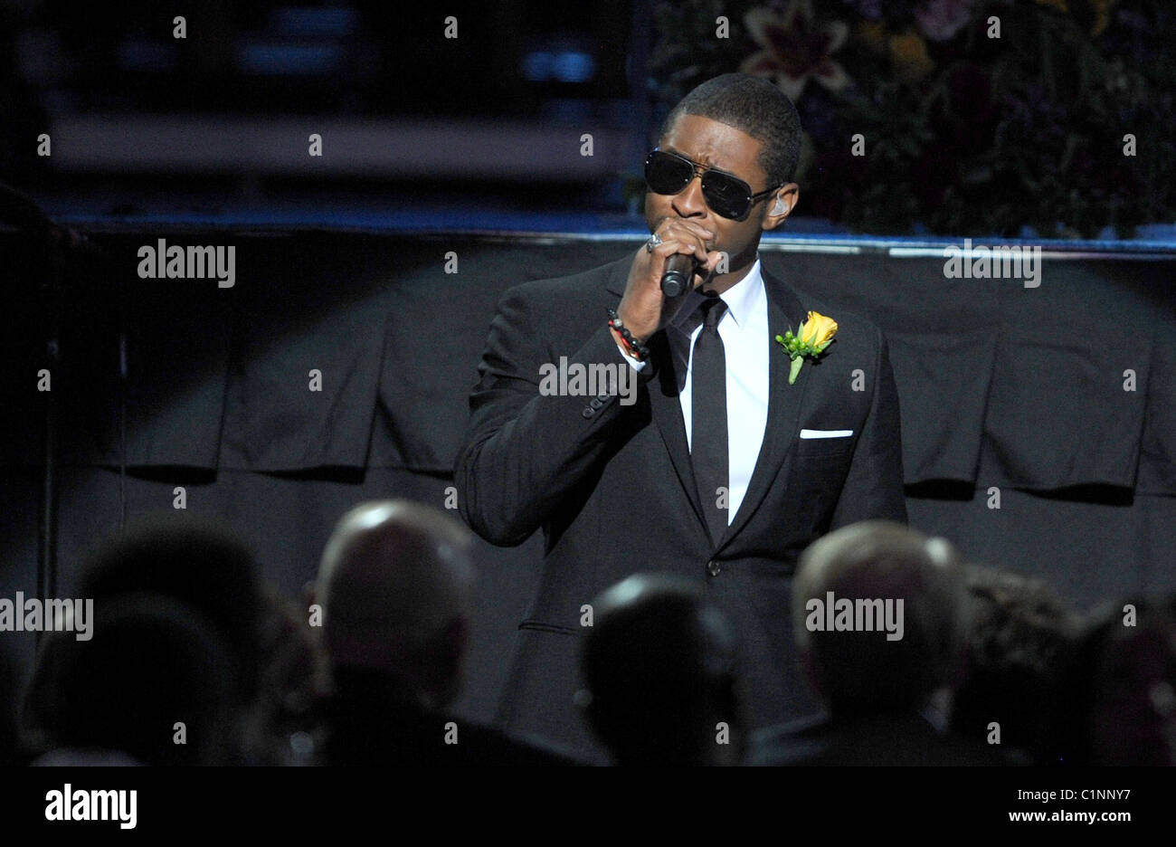 Singer Usher The memorial service for the King of Pop, Michael Jackson ...