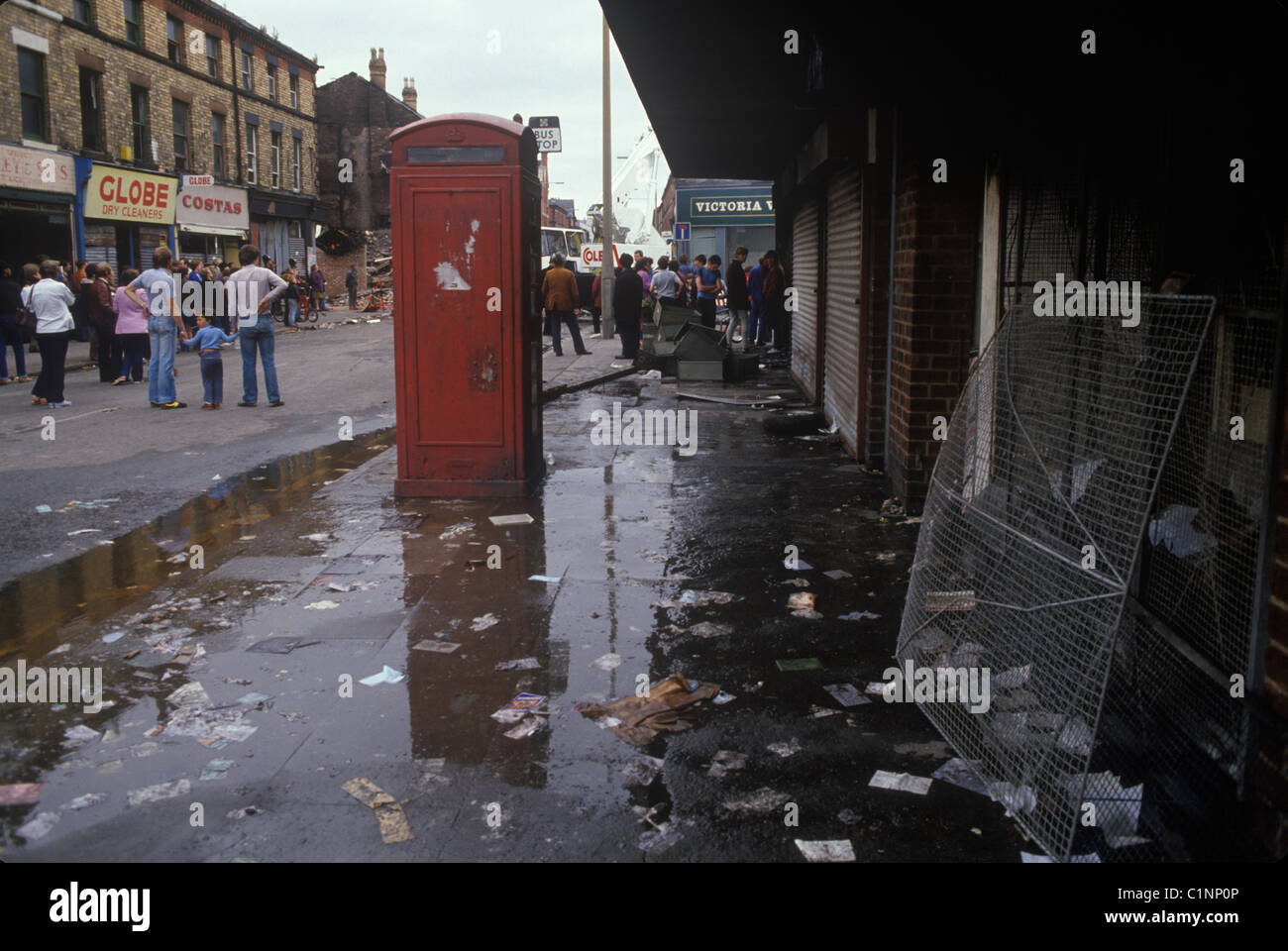 Toxteth riot 1981 hi-res stock photography and images - Alamy