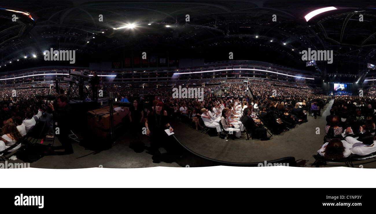 Atmosphere memorial service king pop hi-res stock photography and ...