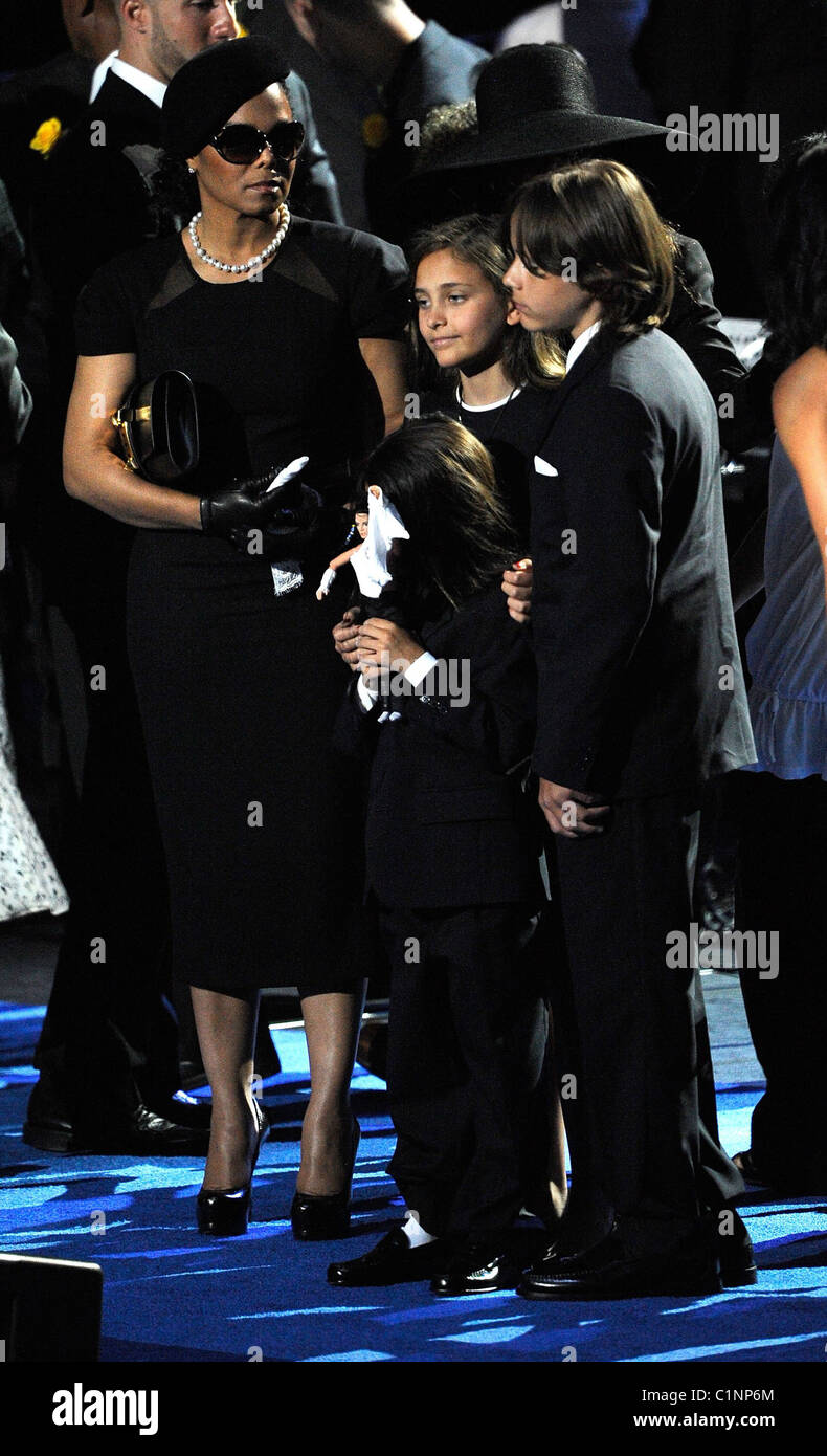 Janet Jackson, Paris Jackson, Prince Michael Jackson II AKA Blanket and ...