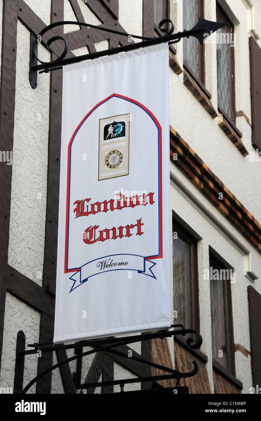 Tudor design hi-res stock photography and images - Alamy