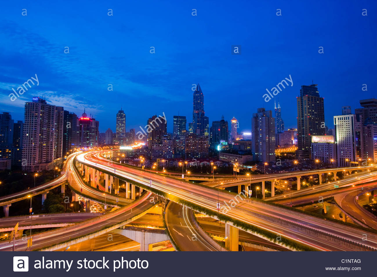 Shanghai Yanan Road Overpass Stock Photos & Shanghai Yanan Road ...
