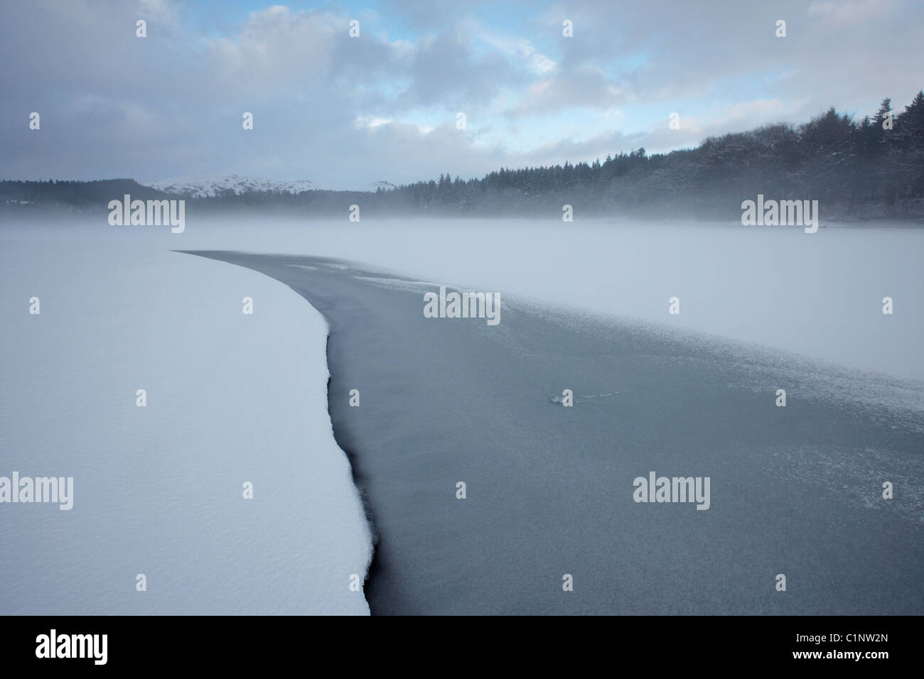 Freezing fog above Burrator reservoir in Winter on Dartmoor Devon UK ...