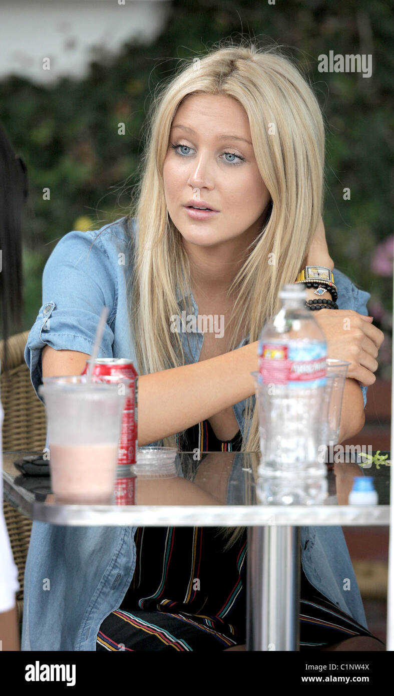 Stephanie Pratt at Fred Segal in West Hollywood. Los Angeles ...