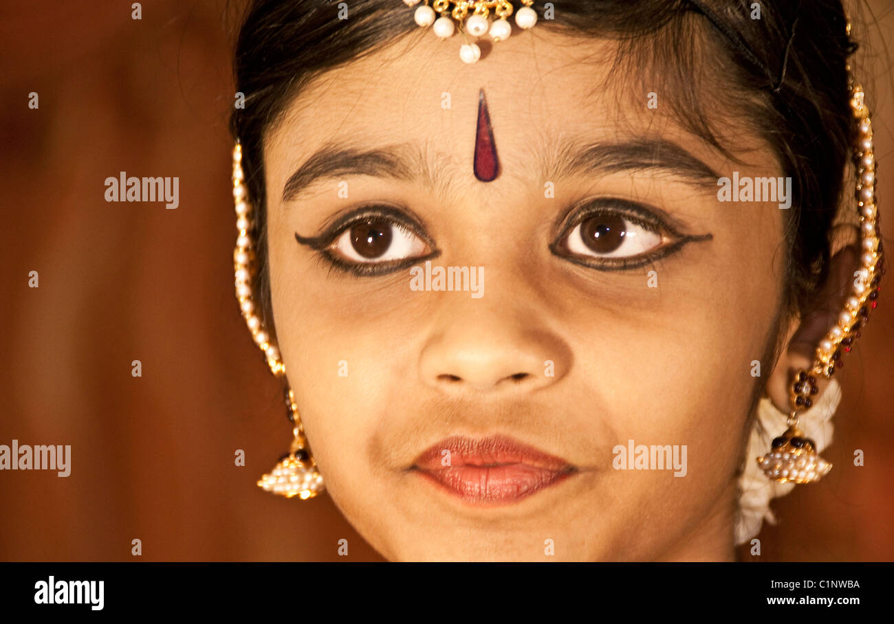 Pretty tamil girl hi-res stock photography and images - Alamy