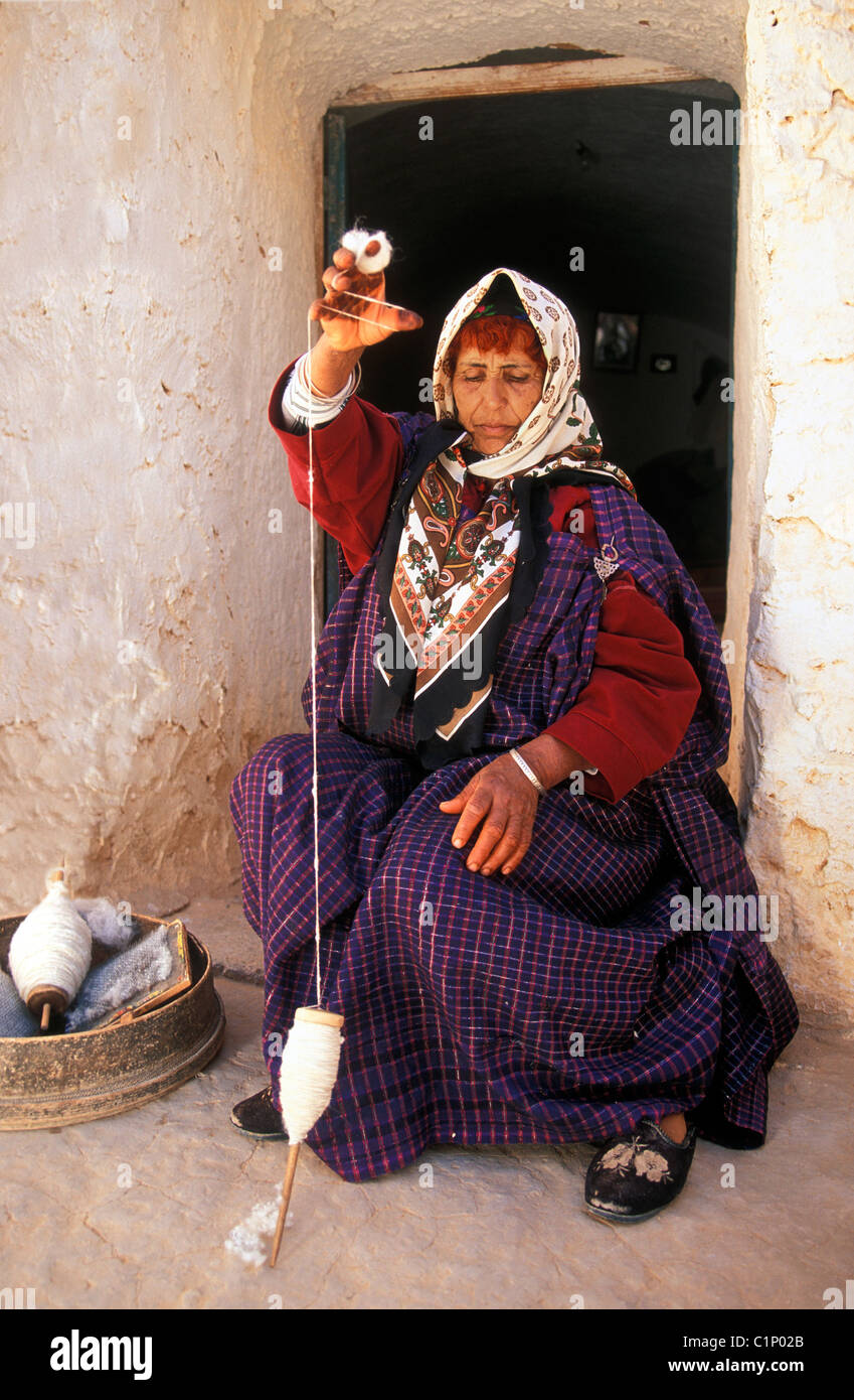Berber woman matmata hi-res stock photography and images - Alamy