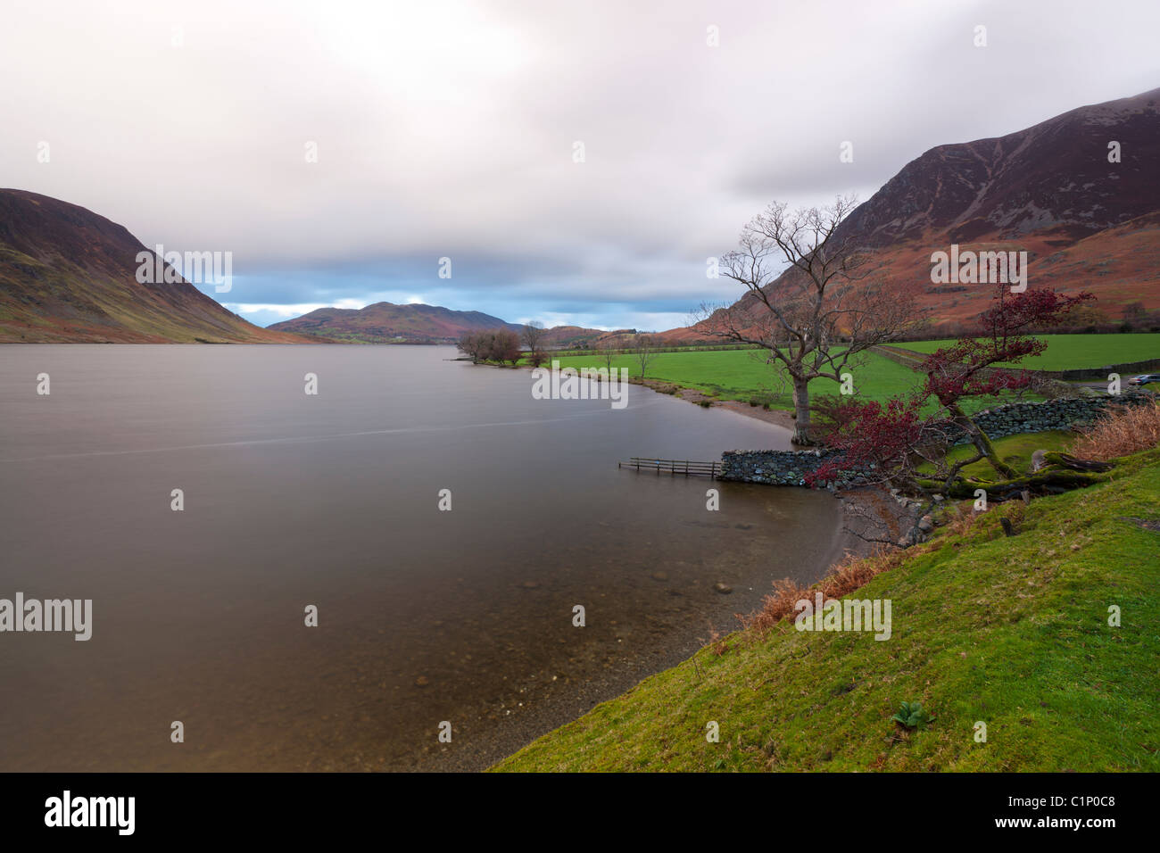 Grasmoor crummock water lake district hi-res stock photography and ...