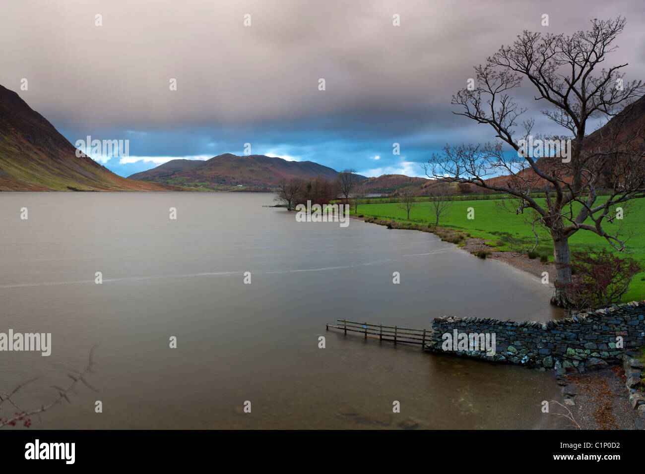 Grasmoor crummock water lake district hi-res stock photography and ...