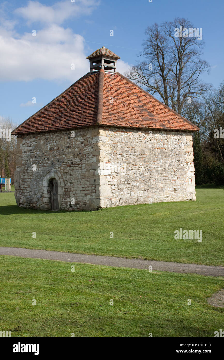 A 16th century pigeon house in Monks Risborough, Buckinghamshire Stock ...