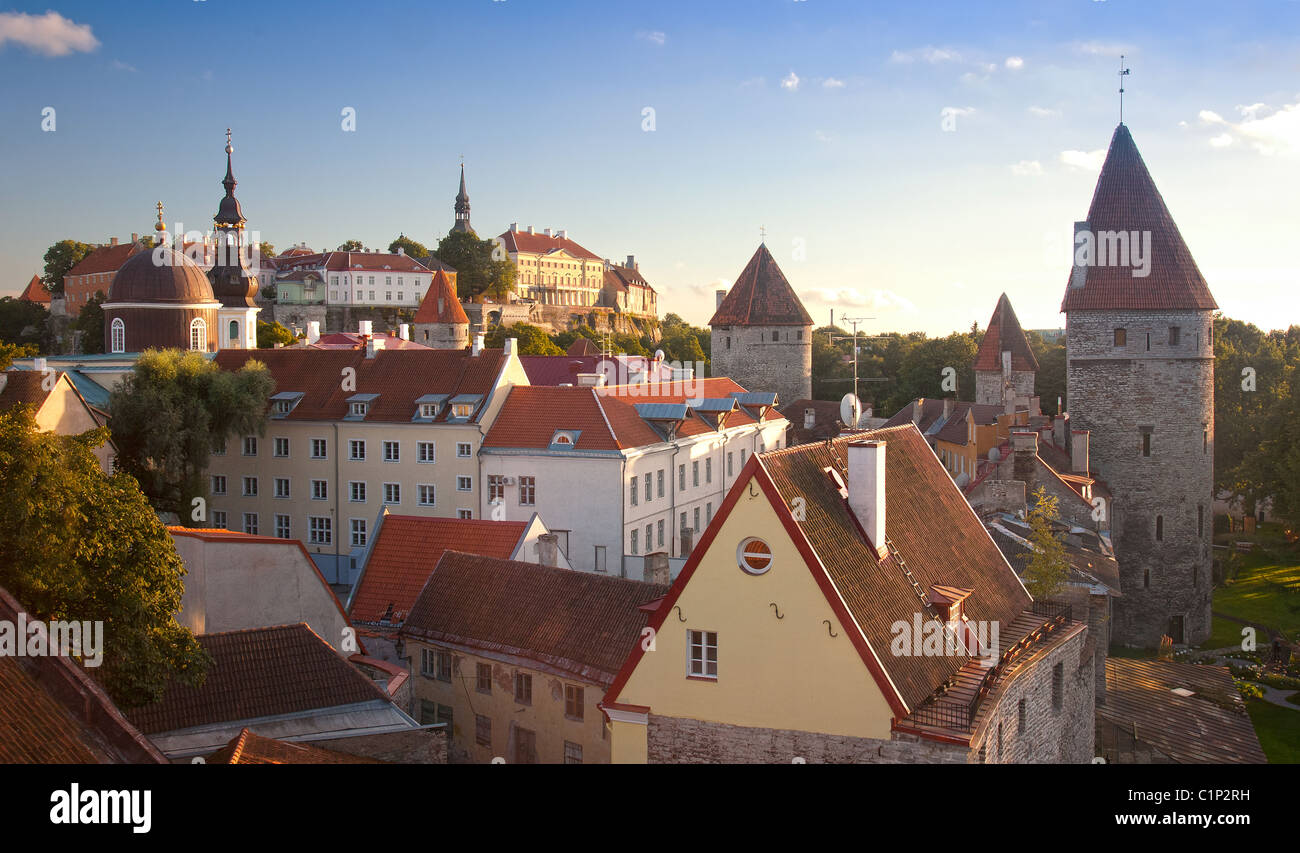 Medieval towers city wall tallinn hi-res stock photography and images ...