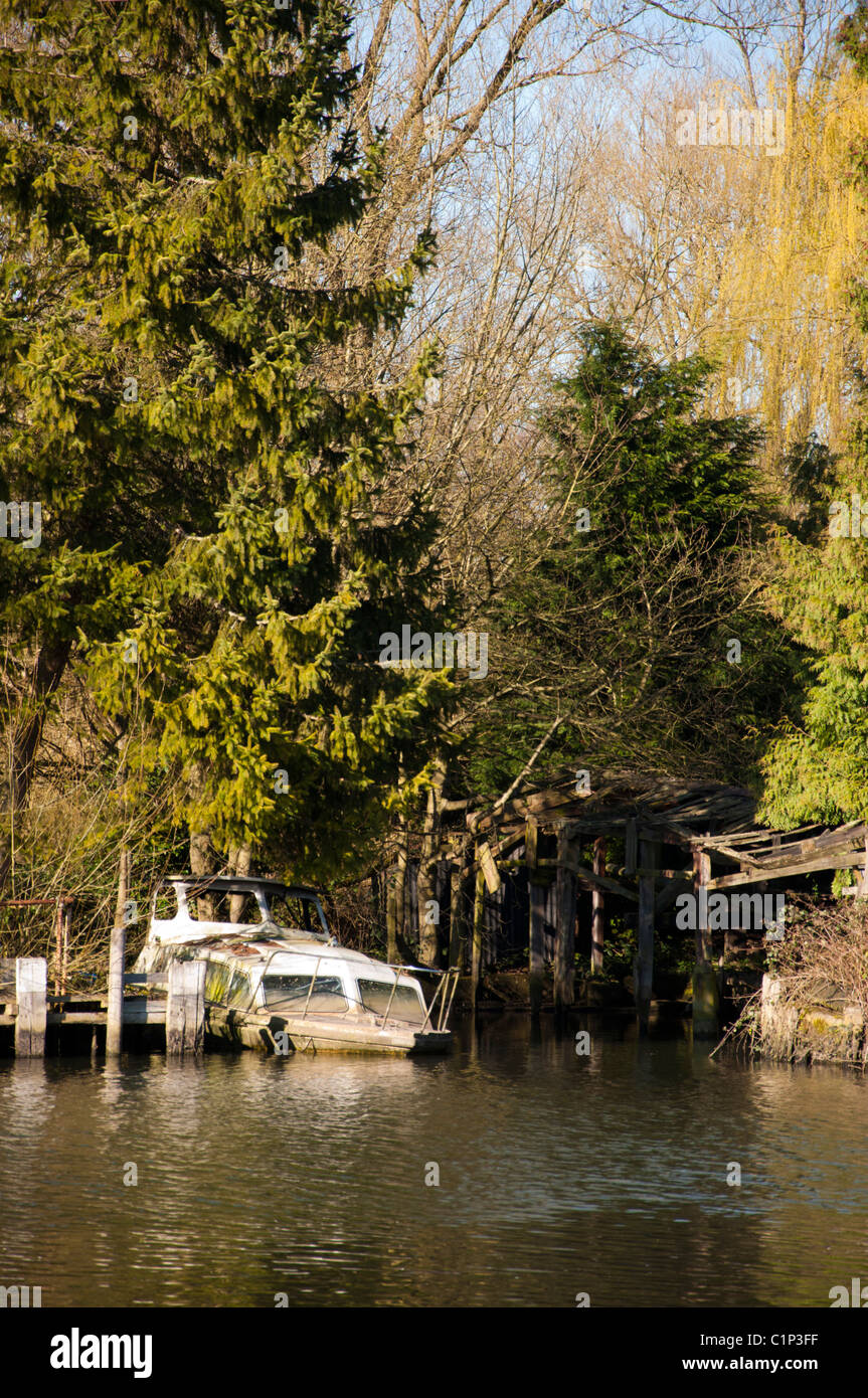 Sunk small pleasure boat River Yare Norfolk Broad Stock Photo - Alamy