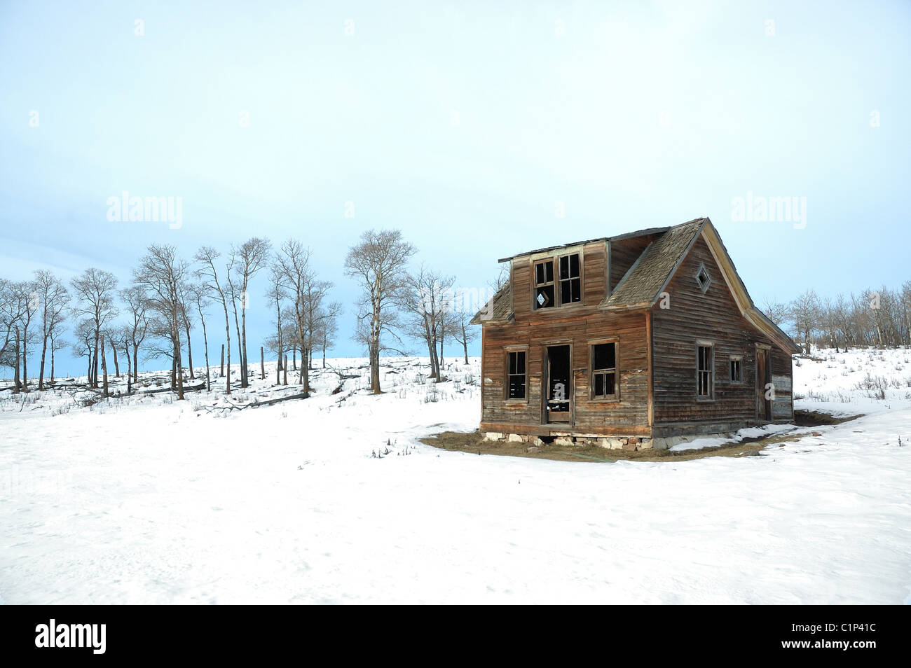 Old abandoned western farmhouse in winter Stock Photo - Alamy
