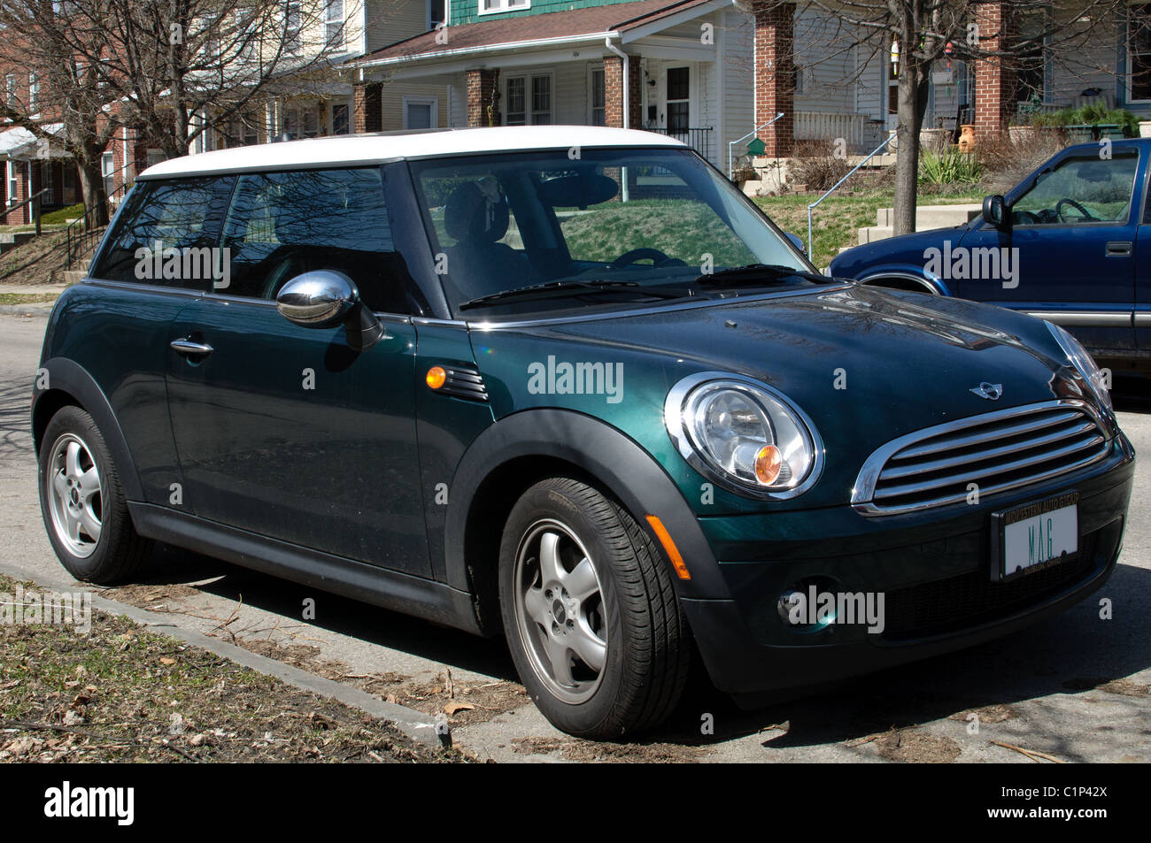 Mini cooper car green hi-res stock photography and images - Alamy