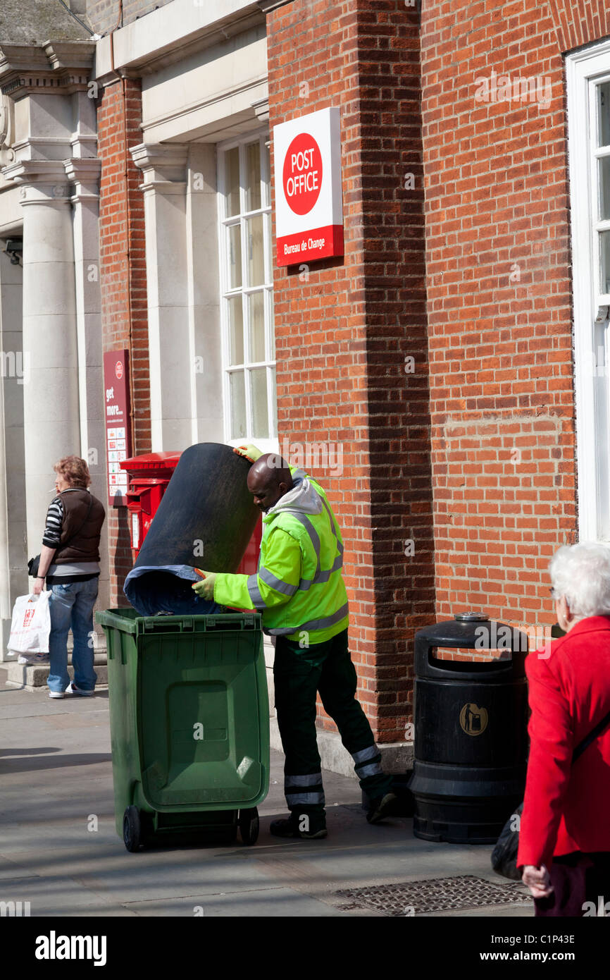 Emptying bins hi-res stock photography and images - Alamy