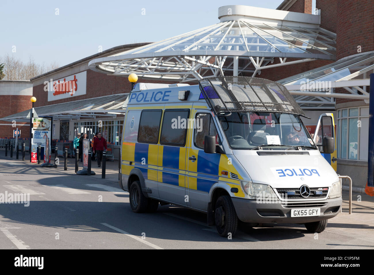 British transport police vehicles hi-res stock photography and images ...