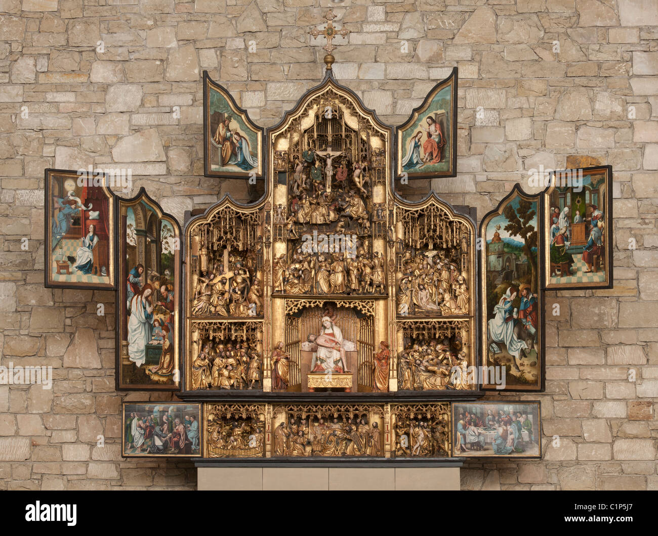 Altar altarpiece hi-res stock photography and images - Alamy
