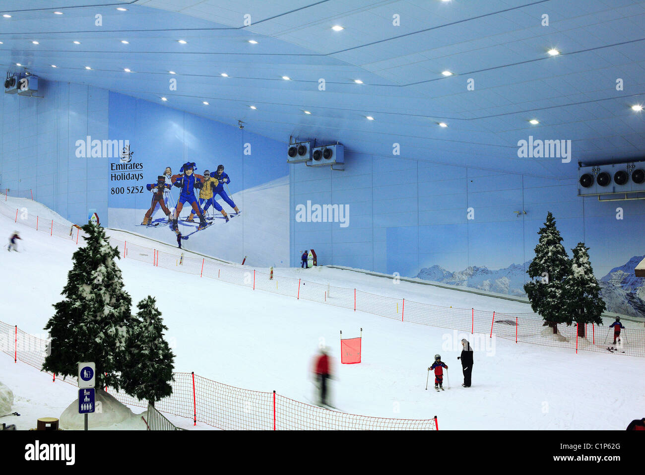 United Arab Emirates, Dubai, Mall of the Emirates, Ski Dubai, indoor ...