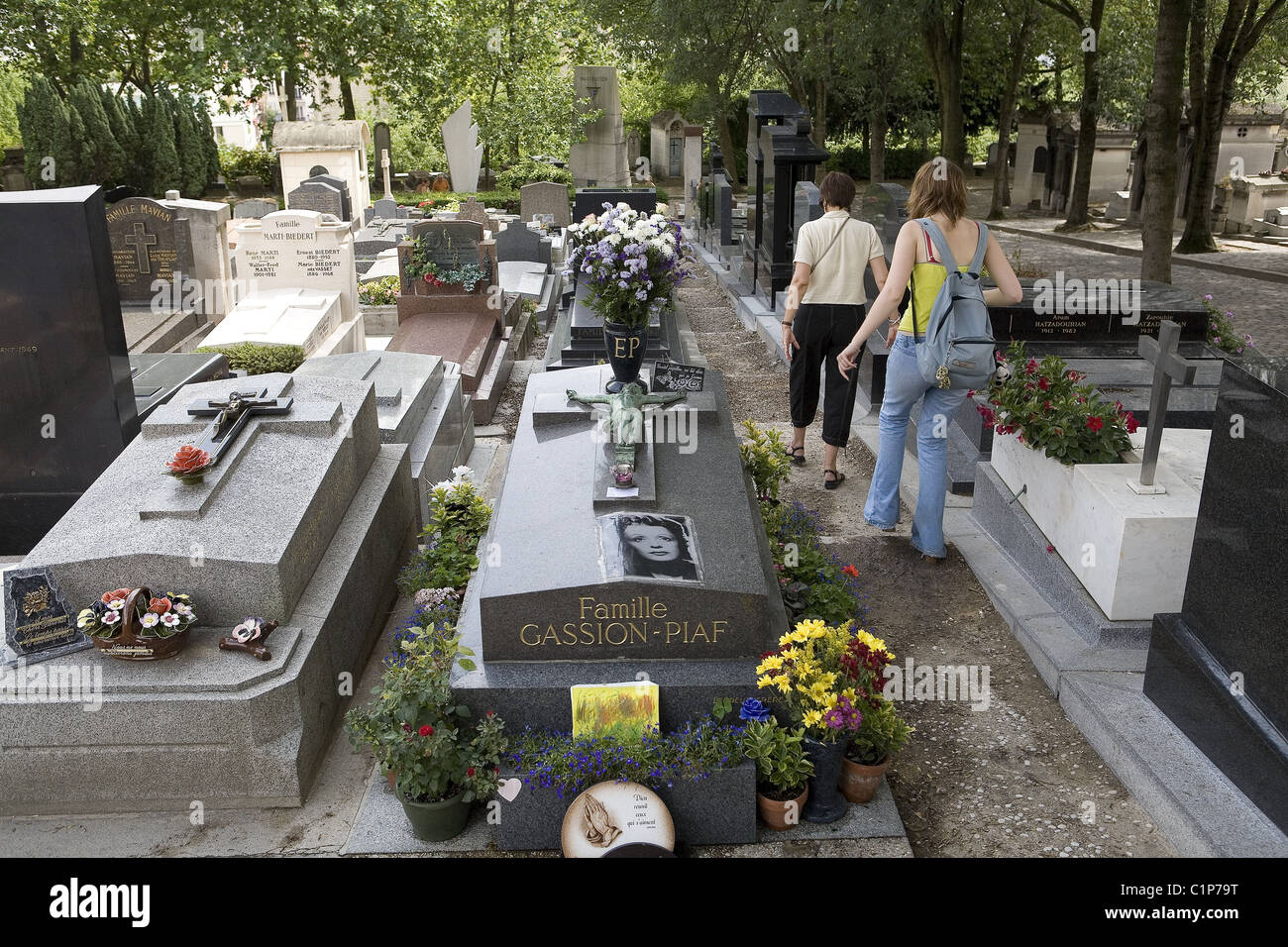 France, Paris, Pere Lachaise cemetery, Edith Piaf tomb Stock Photo - Alamy