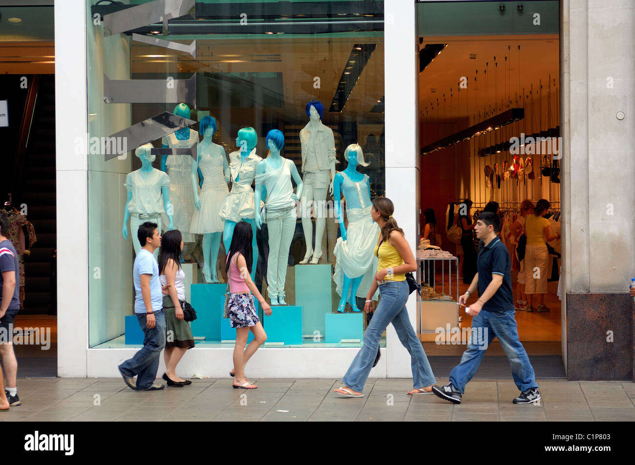 London soho fashion hi-res stock photography and images - Alamy