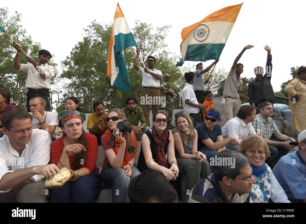 The Indian crowd - including tourists - at the Pakistan/India border ...