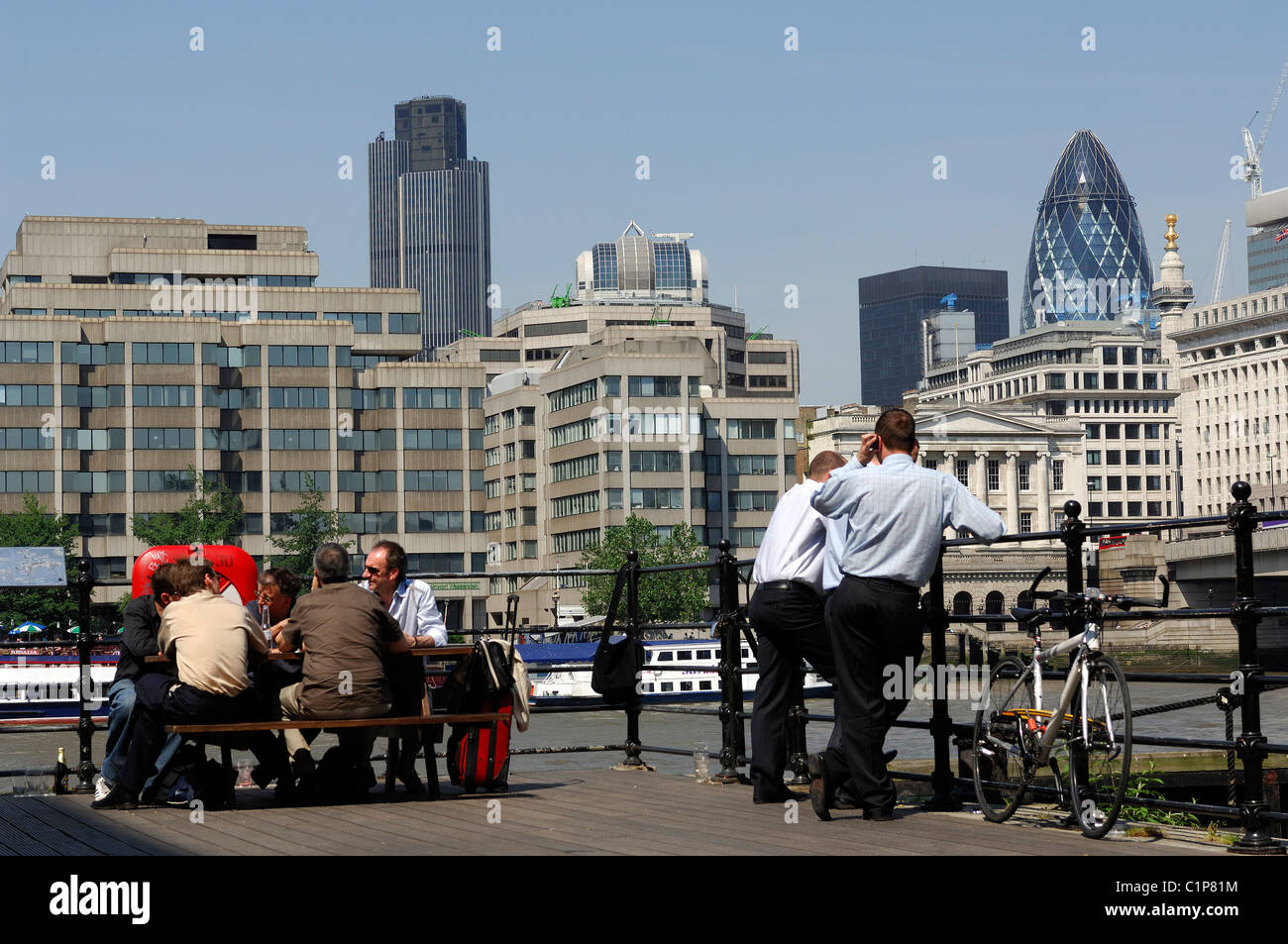 United Kingdom, London, Thames Path, walk on the Thames banks Stock ...