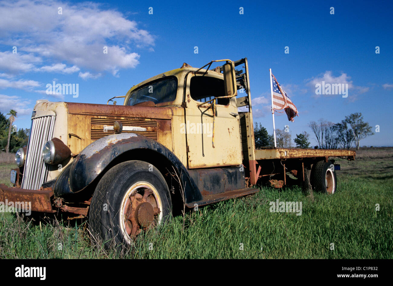 Vintage flatbed truck hi-res stock photography and images - Alamy