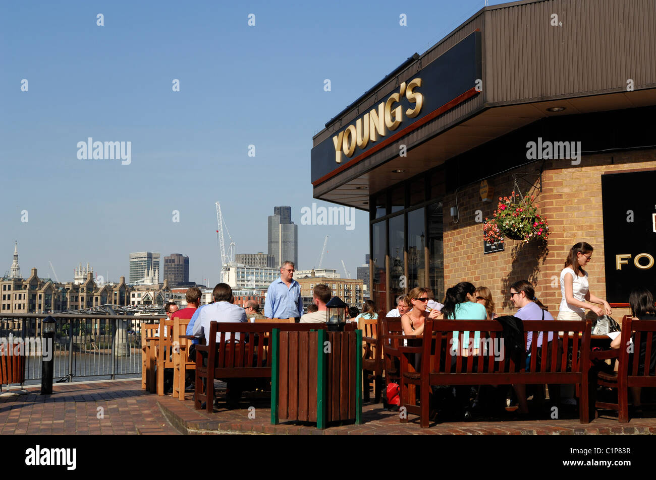 United Kingdom, London, Thames Path, walk on the Thames banks Stock ...
