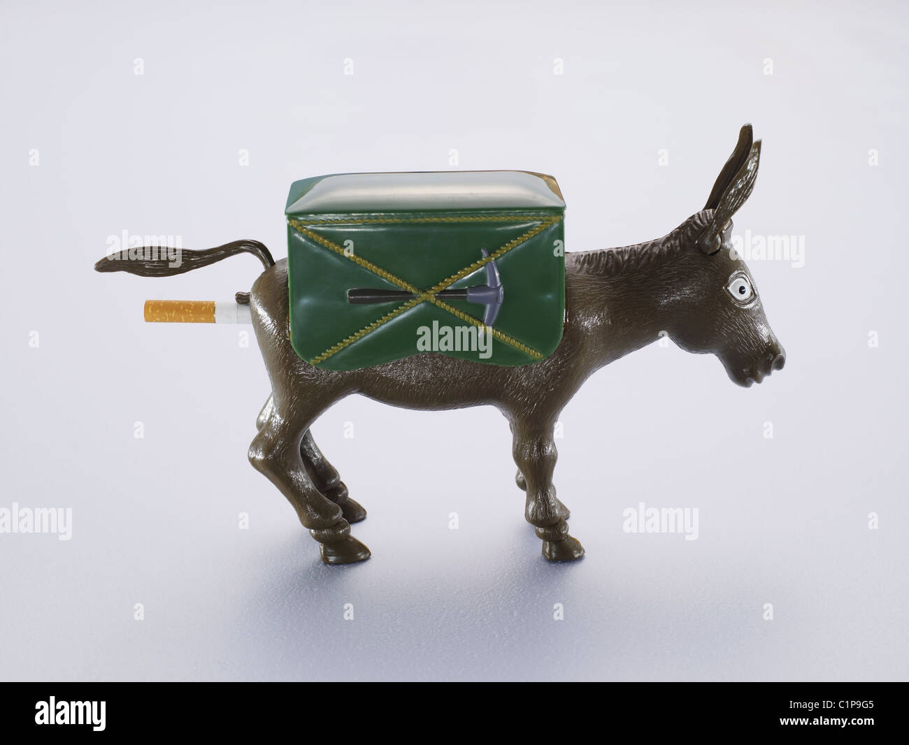 Donkey cigarette dispenser hi-res stock photography and images - Alamy Donkey cigarette dispenser hi-res stock photography and images - Alamy