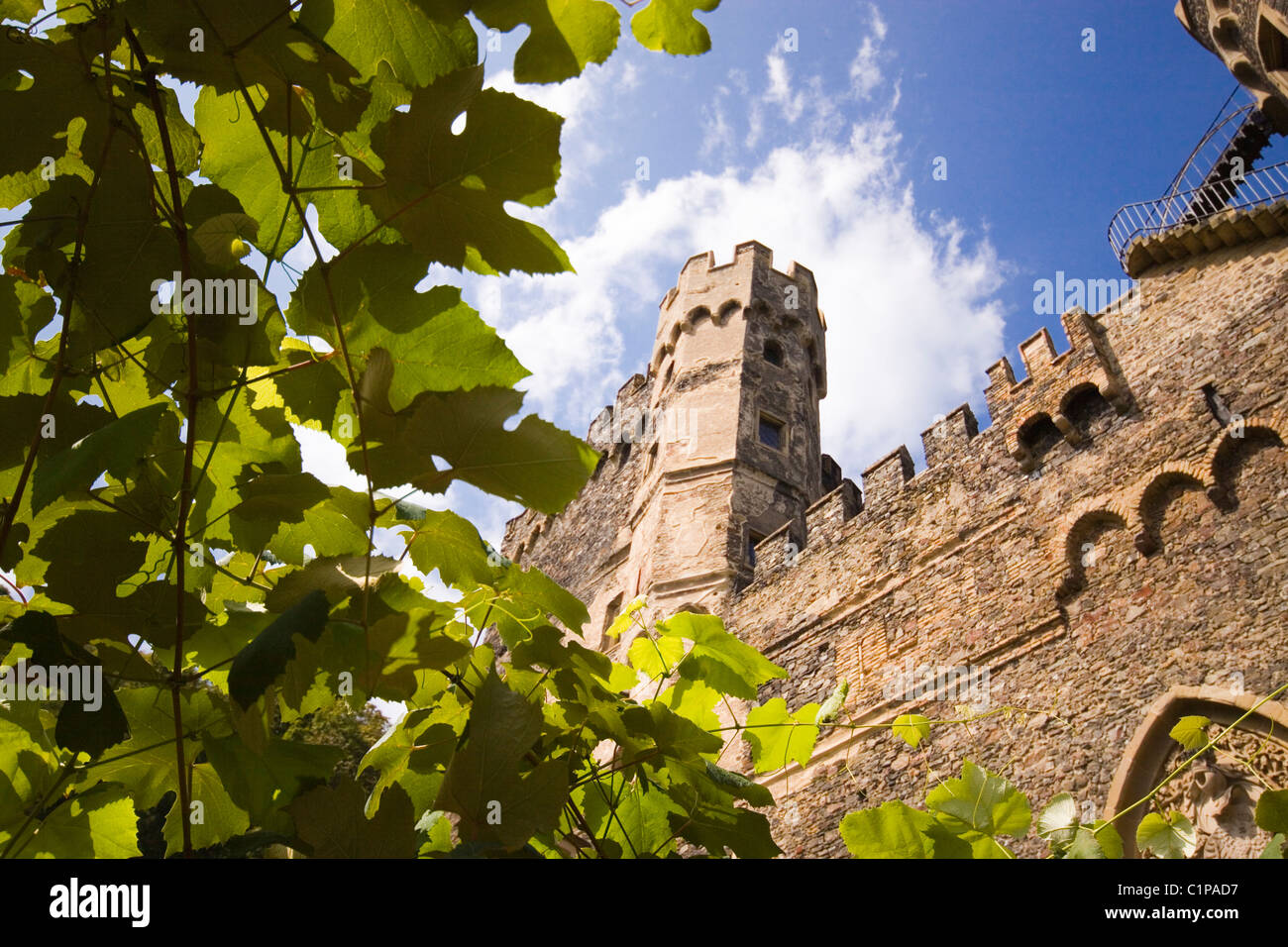 Medieval turret castle exterior hi-res stock photography and images - Alamy