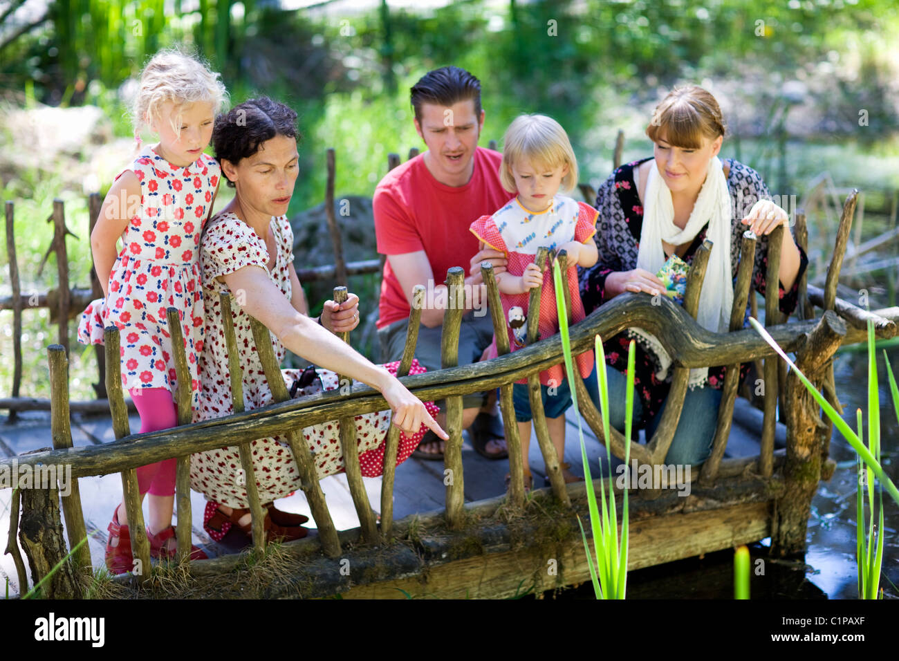 Family at zoo Stock Photo - Alamy