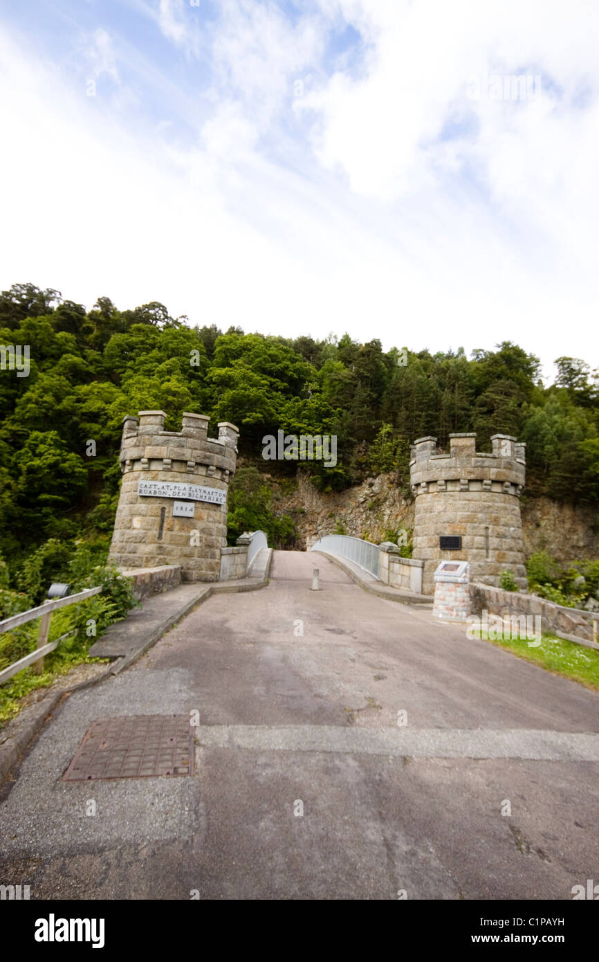 Scotland, Moray, Craigellachie Bridge, towers at entrance to cast iron ...