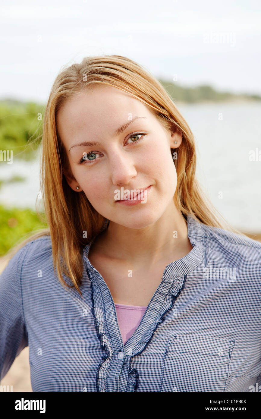 Portrait of young woman Stock Photo - Alamy