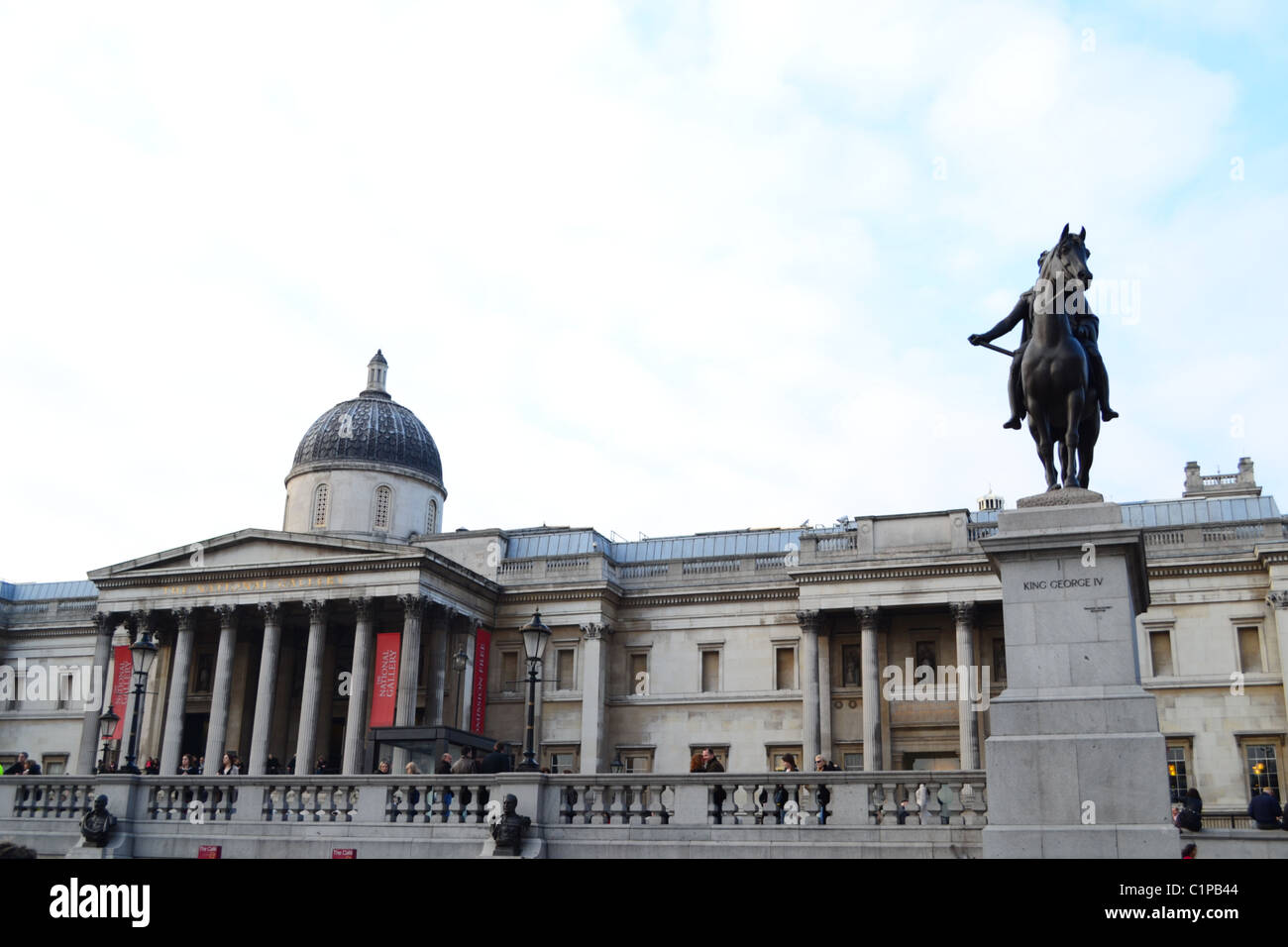 Trafalgar Square, National Gallery Stock Photo - Alamy