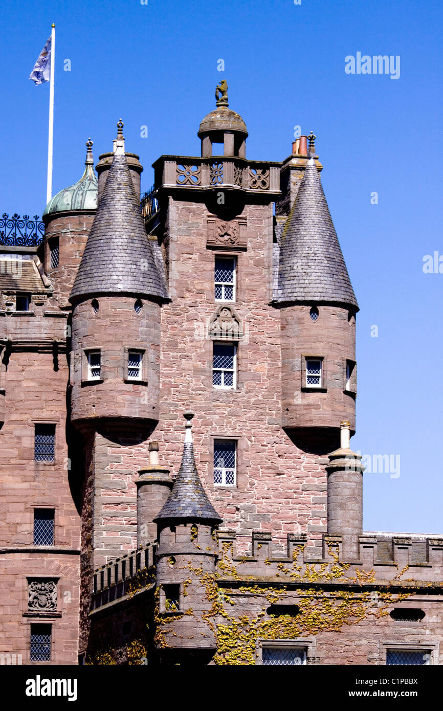 Castle with turrets hi-res stock photography and images - Alamy