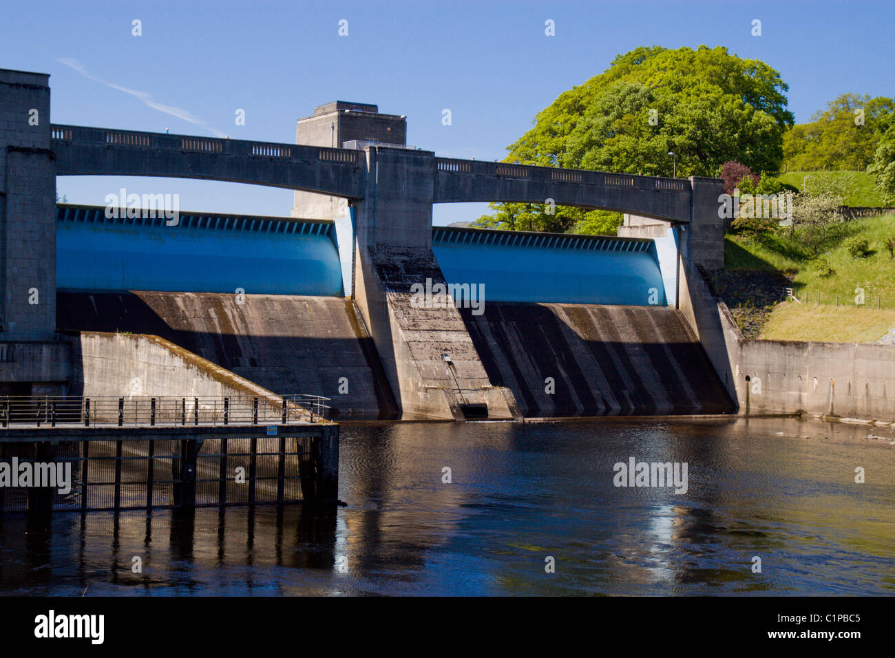 Dam with fish ladder hi-res stock photography and images - Alamy