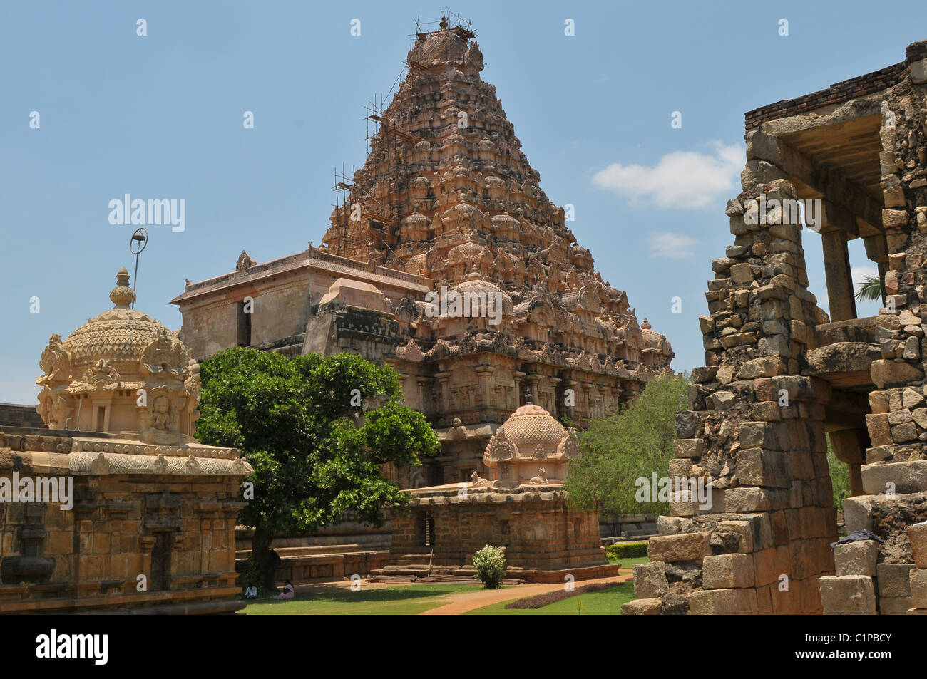 Ancient architecture stone temple hi-res stock photography and images ...