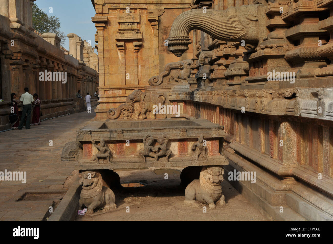 Temple architecture hi-res stock photography and images - Alamy