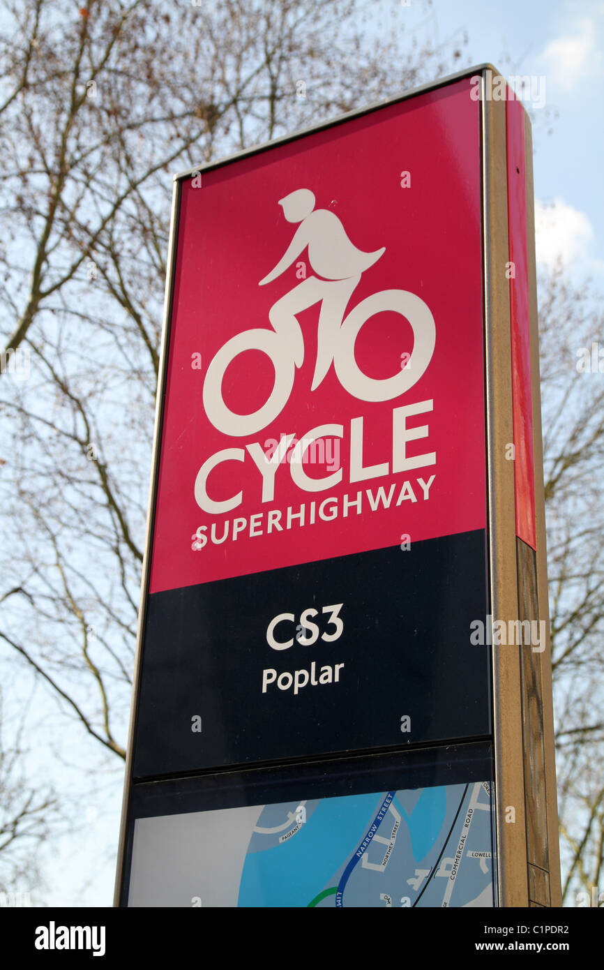 UK. CS3 CYCLE HIGHWAY BUILT AROUND LONDON 2012 OLYMPIC PARK Stock Photo ...