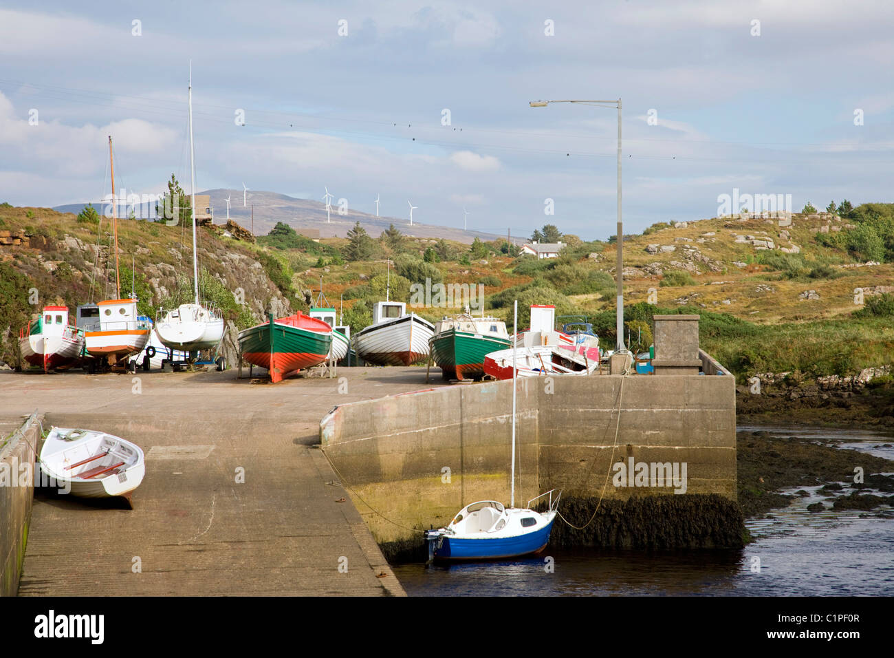 Donegal harbour hi-res stock photography and images - Alamy