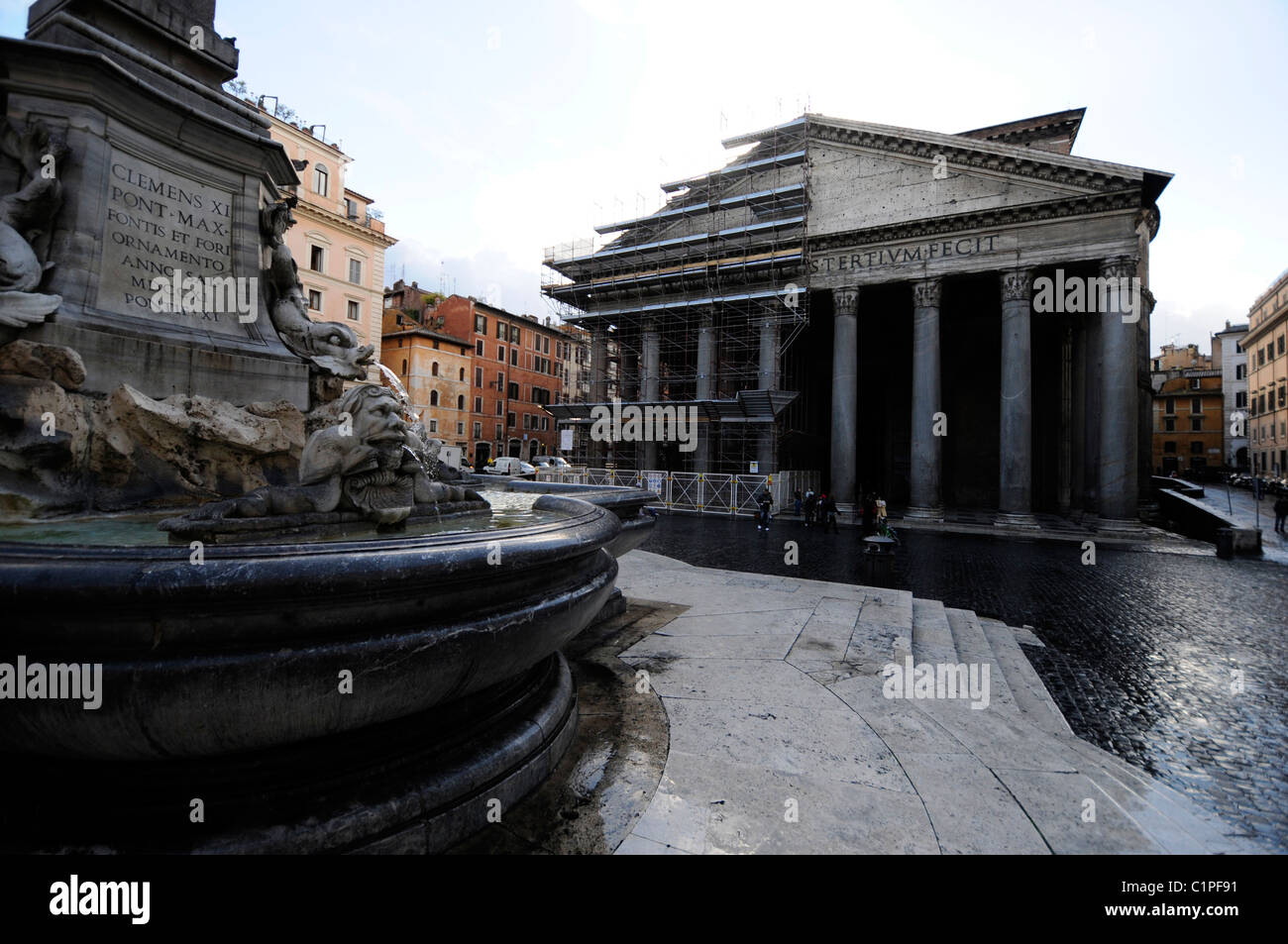 Exterior view of the pantheon hi-res stock photography and images - Alamy