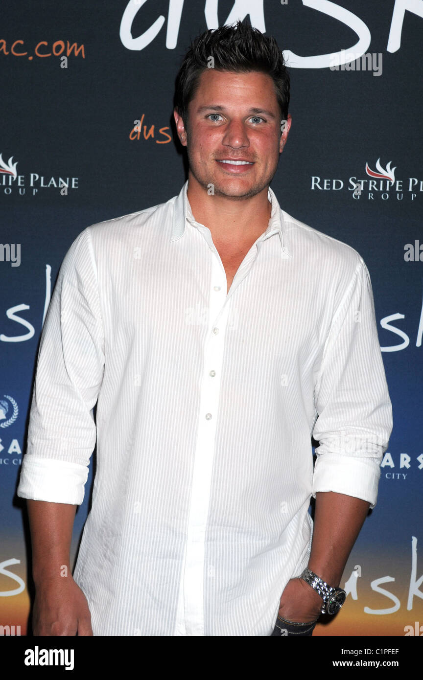 Nick Lachey arrives at DJ AM's nightclub, DUSK inside Caesars Atlantic ...