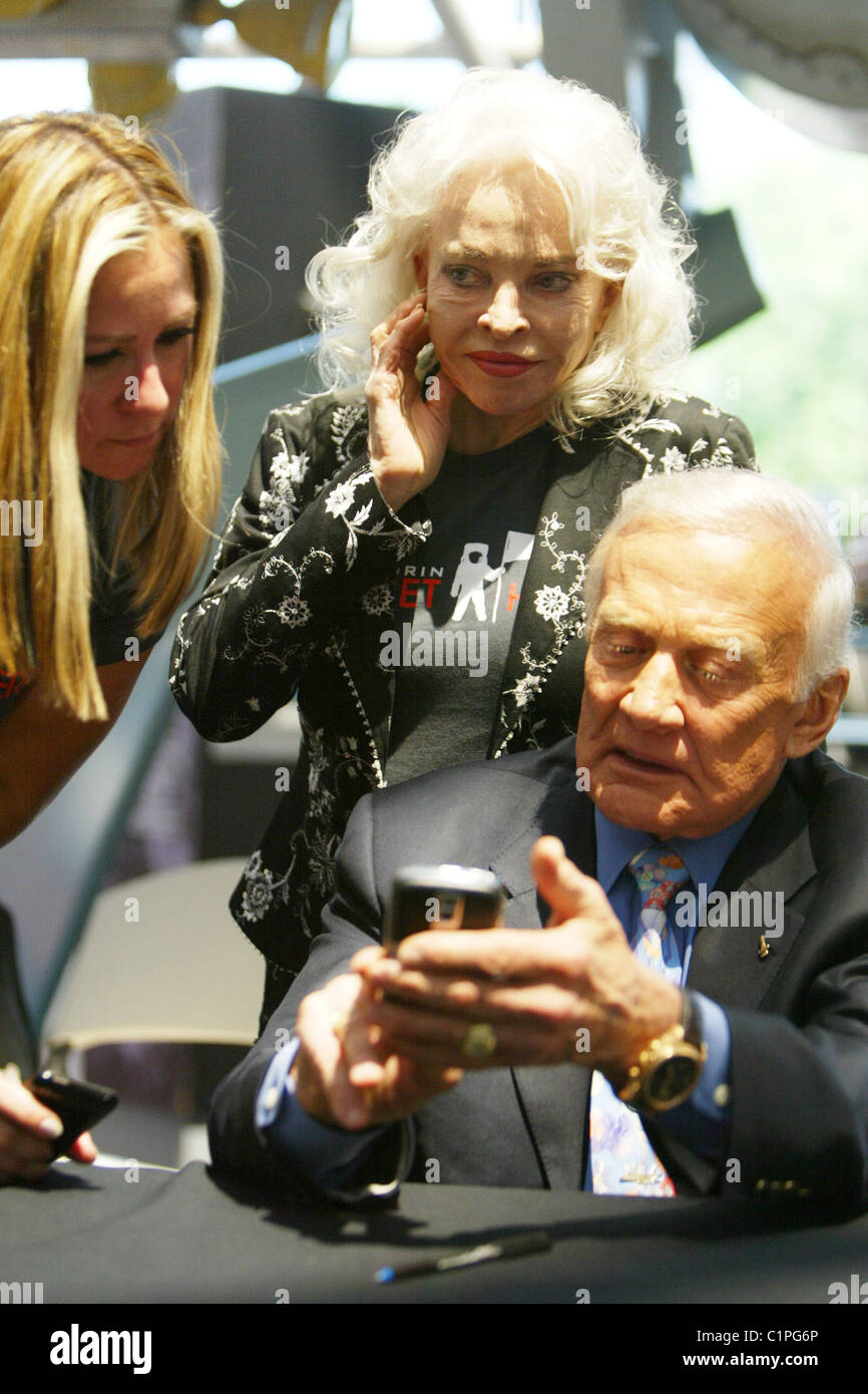 Edwin 'Buzz' Aldrin and wife Lois Aldrin Apollo Astronauts book signing ...