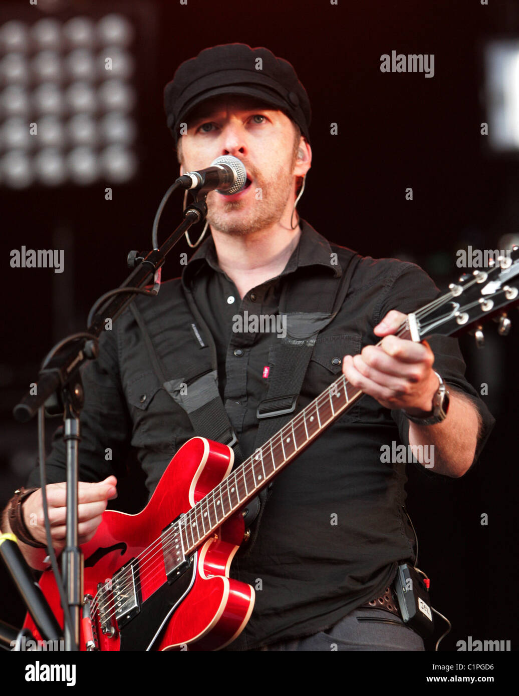 Jez Williams Doves High Resolution Stock Photography and Images - Alamy