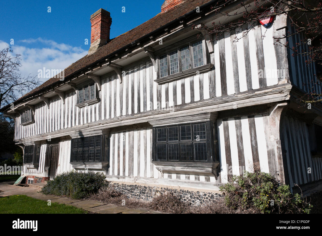 16th century timber framed tudor house hi-res stock photography and ...