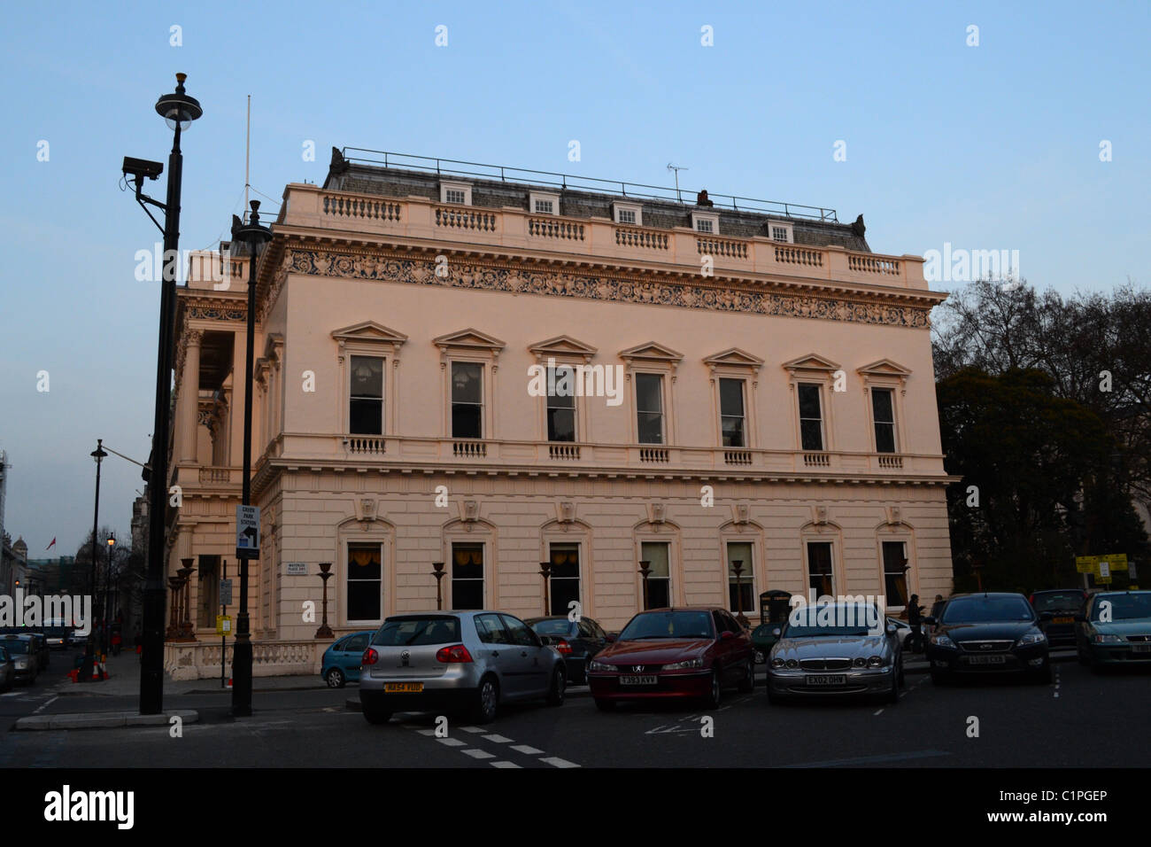 London facades hi-res stock photography and images - Alamy