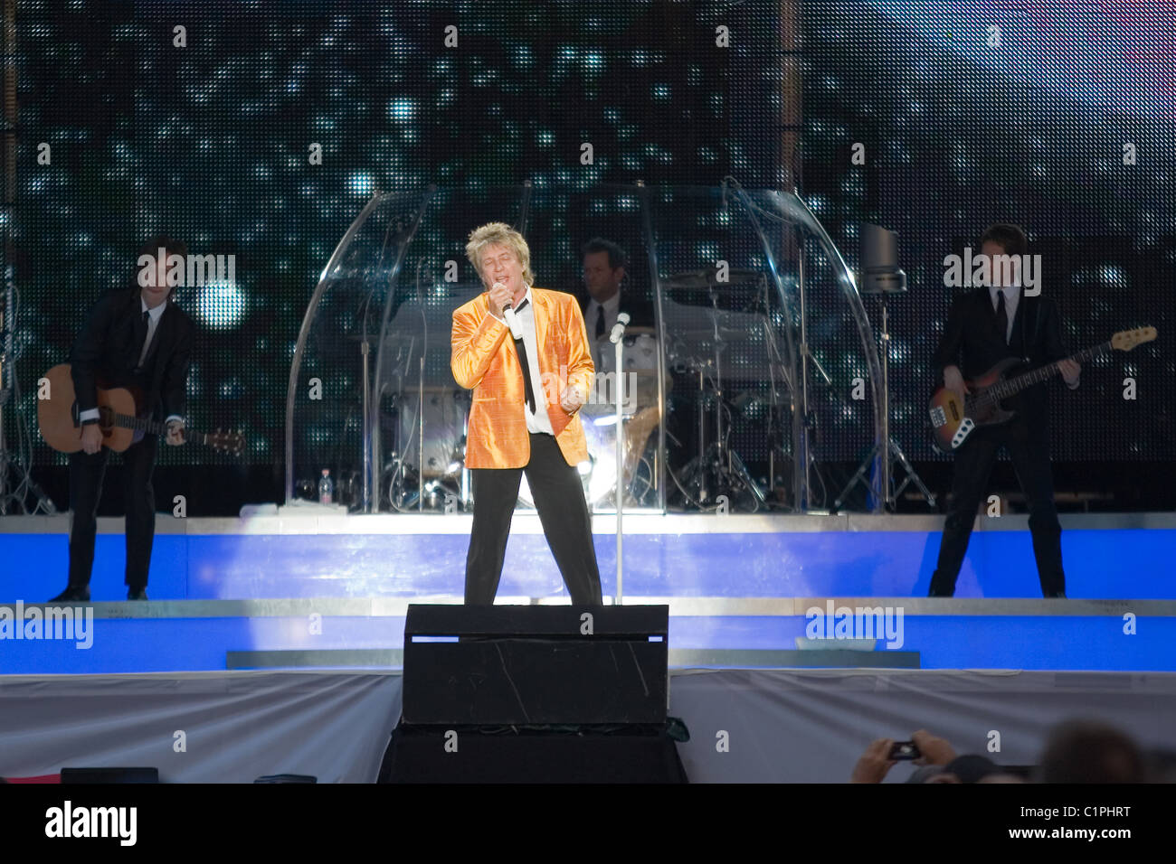 Rod stewart concert hi-res stock photography and images - Alamy